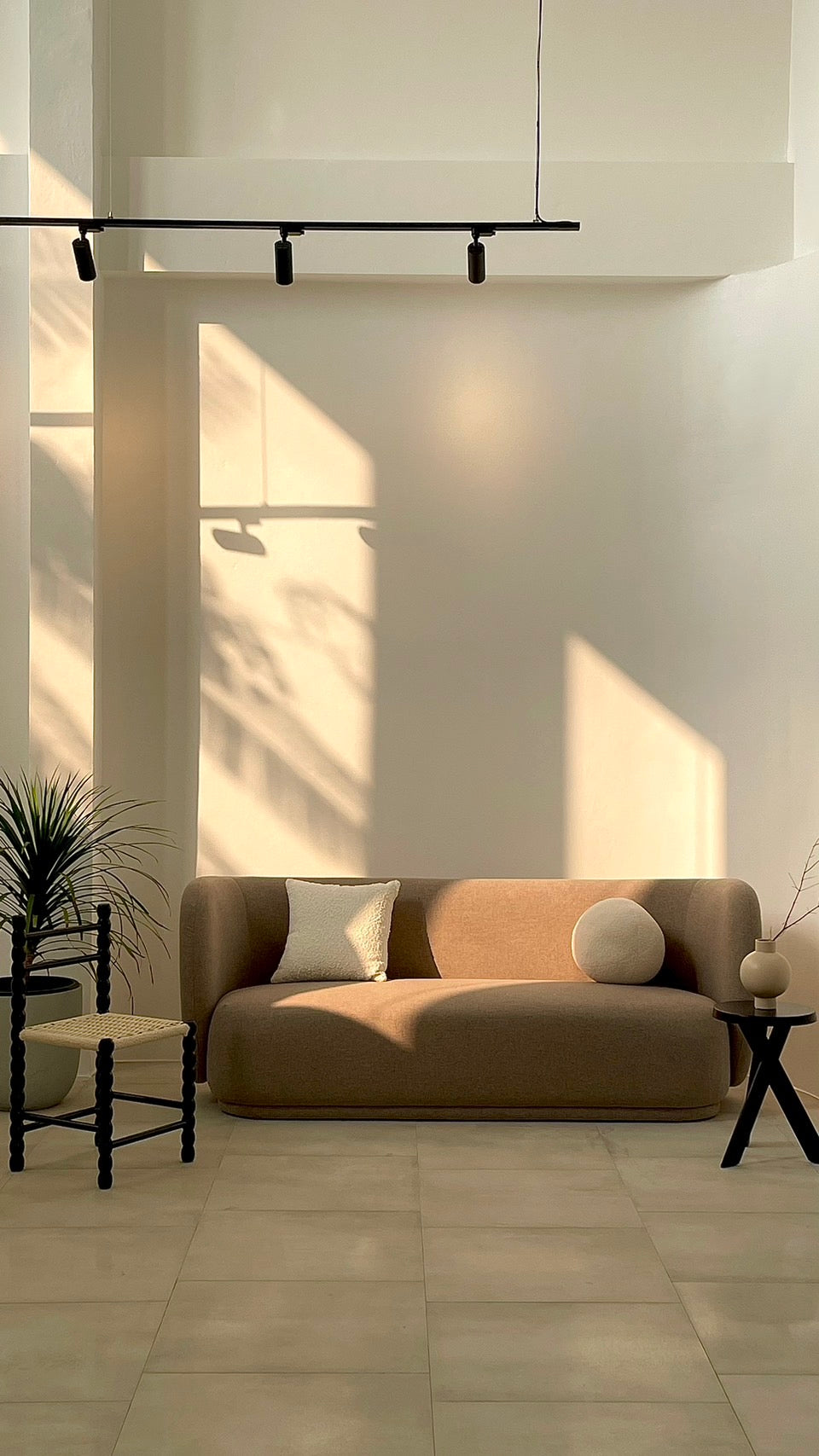 Eclipse Sofa – Mitten Studio
