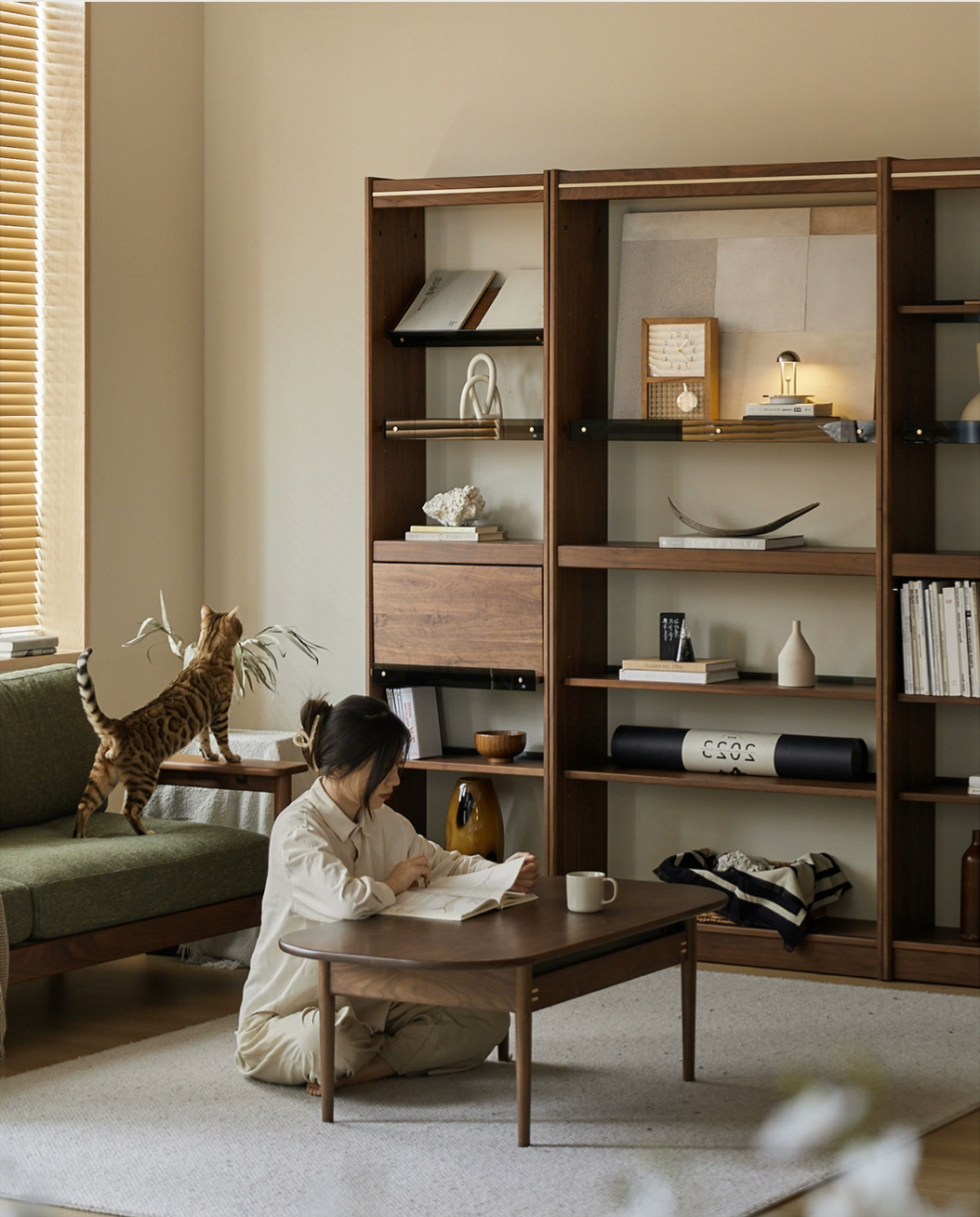 Tony Bookshelf – Mitten Studio