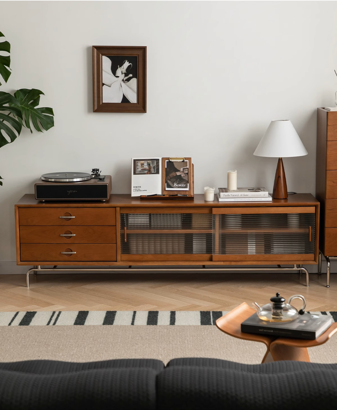 Slow Classic Danish TV Cabinet – Mitten Studio