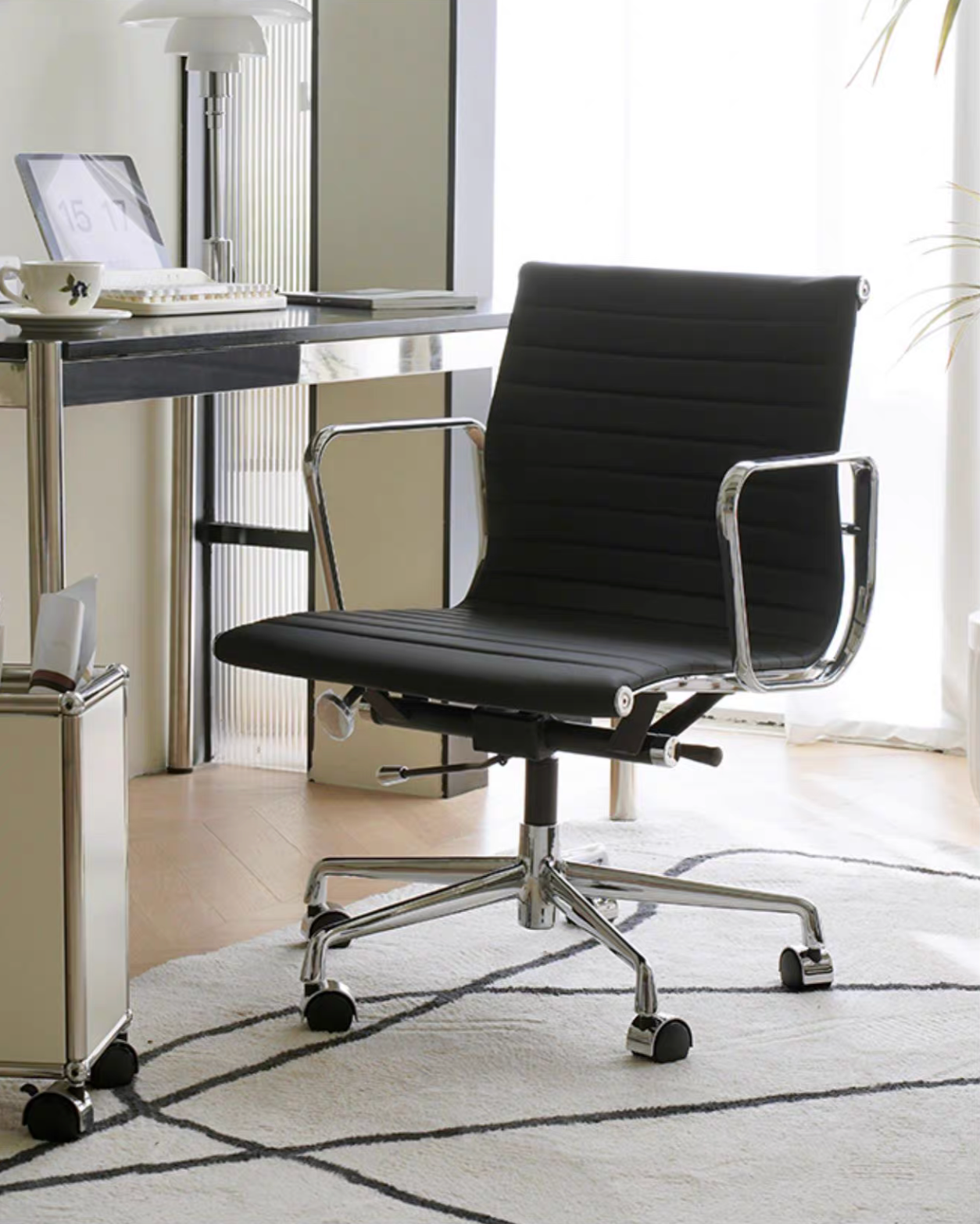 Ray Office Chair – Mitten Studio