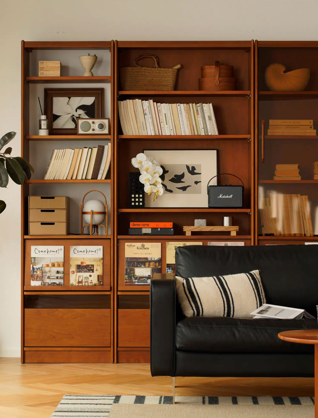 Ellee Bookshelf – Mitten Studio